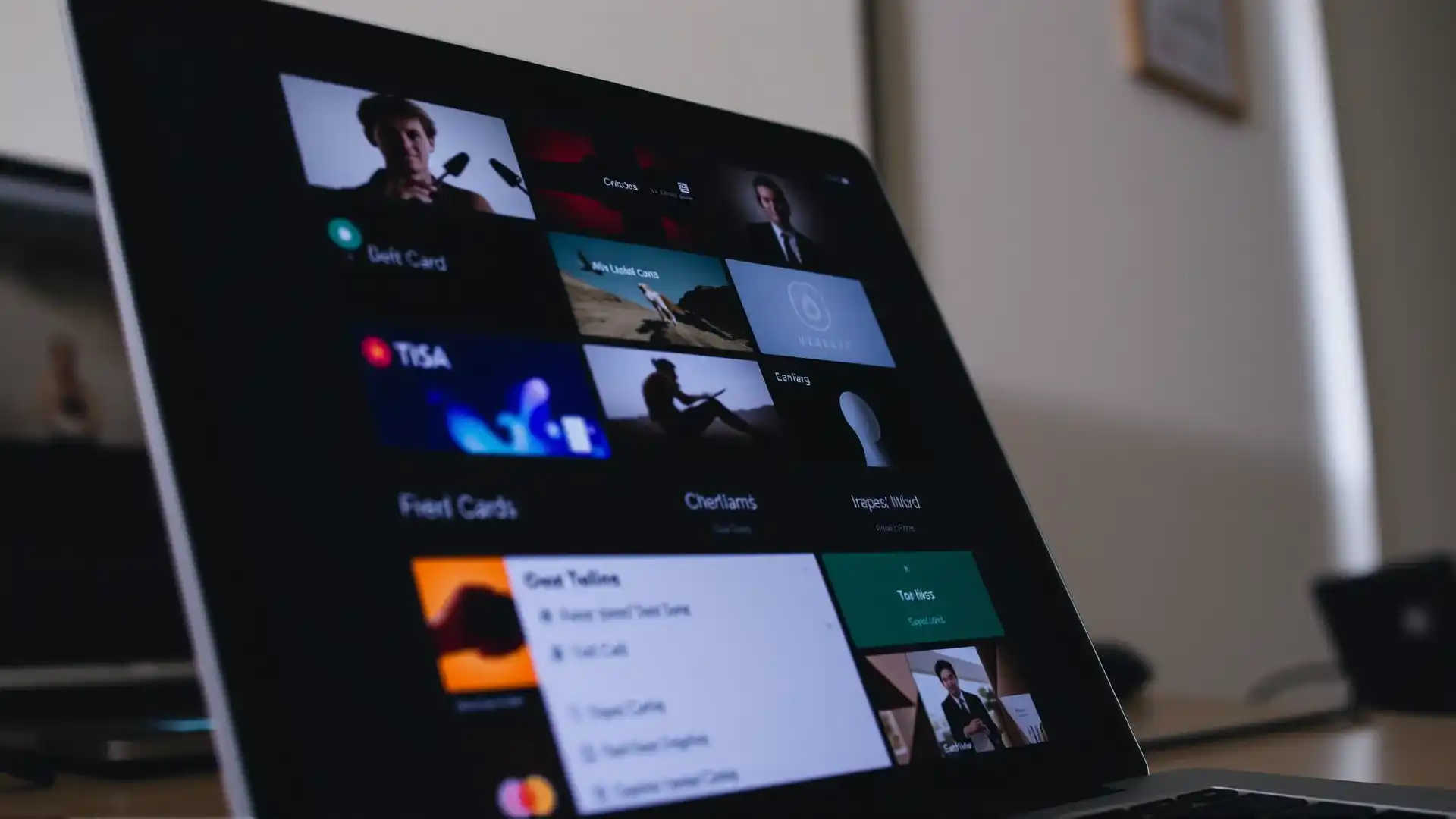 Infinite Scrolling in Astro.js: Native & Package Solutions 2024